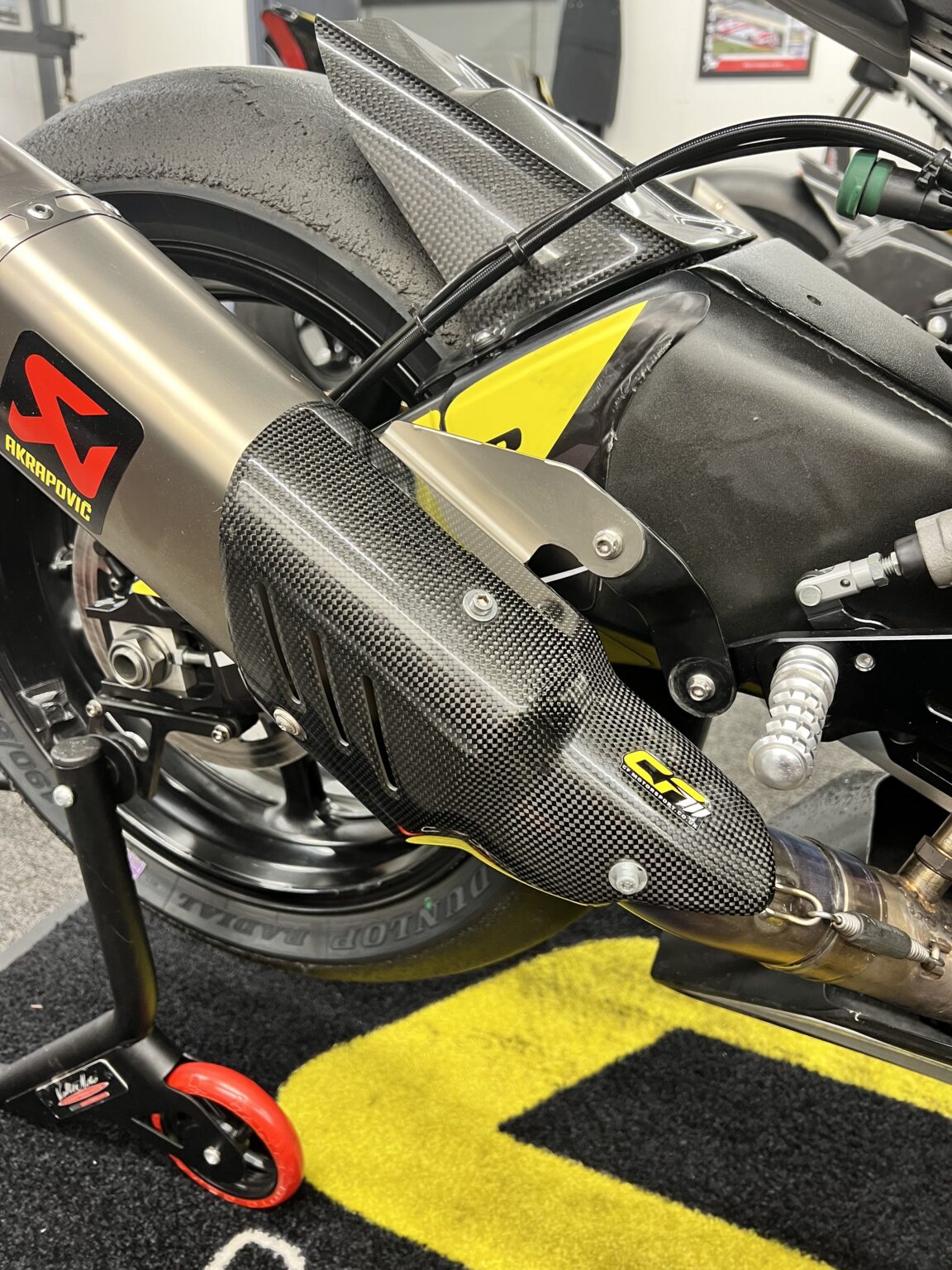 CF Motorsport R6 2017 to 2023 Carbon Kevlar Akrapovic exhaust carbon ...